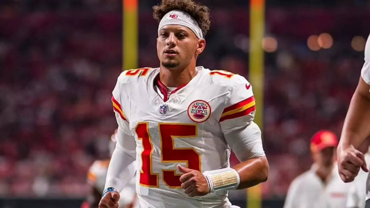 Will Patrick Mahomes play against the Los Angeles Chargers tonight ...
