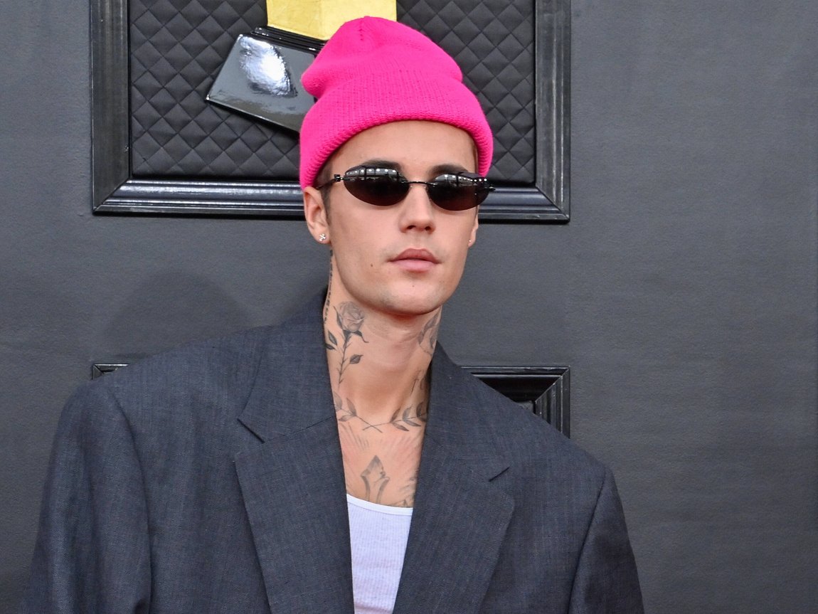 Justin Bieber Releases Surprise Album "Swag II"