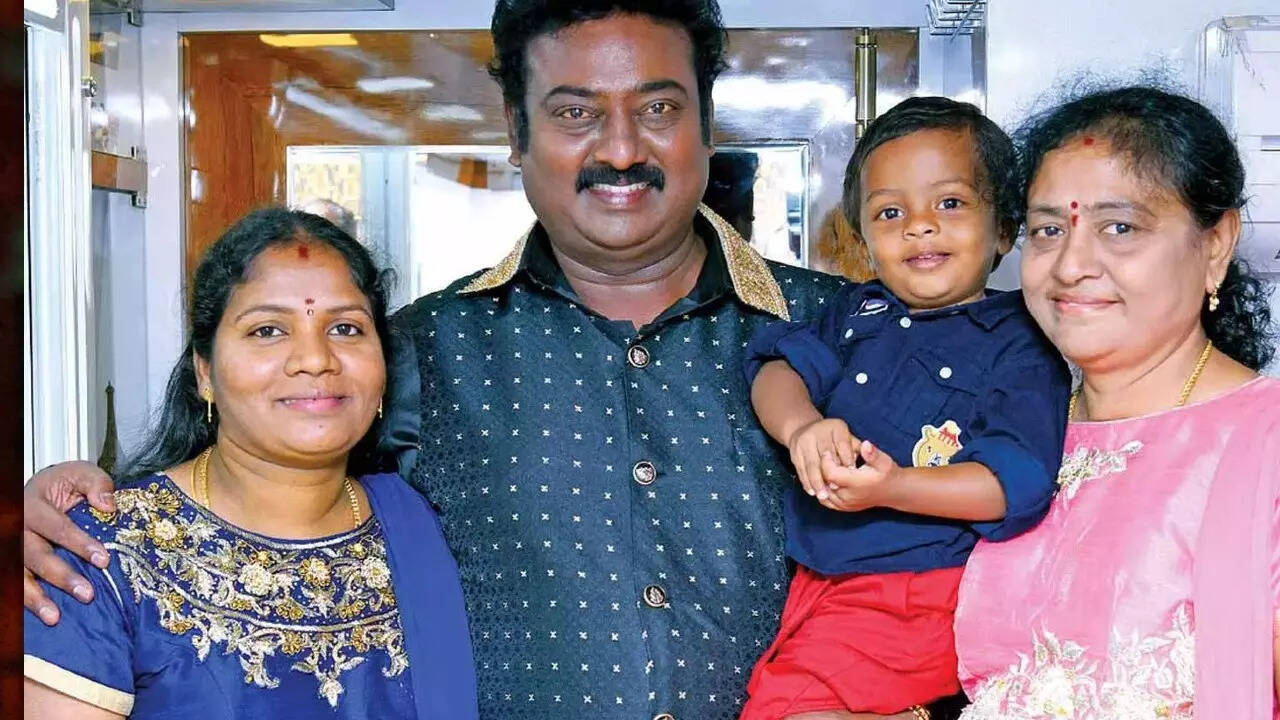 Actor Saravanan faces controversy; first wife Suryasri lodges a ...
