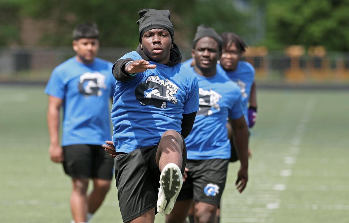 Here are the top Charlotte-area high school football matchups to watch ...