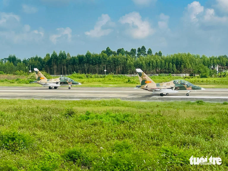 8 máy bay Yak-130 hoàn thành xuất sắc nhiệm vụ bay A80, đã về tới Tuy Hòa
