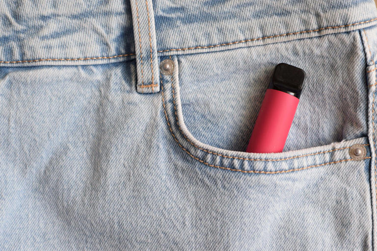 One in four vapes confiscated from students contain ‘highly addictive ...