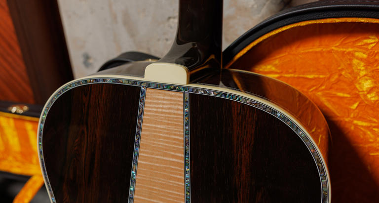 Gibson gives the “King of the Flat-Tops” a whole new meaning with the ...