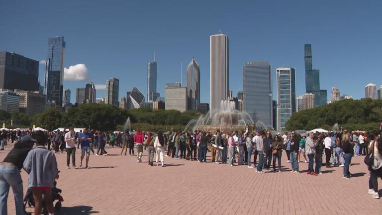 Thousands flock to Grant Park for 45th annual Taste of Chicago
