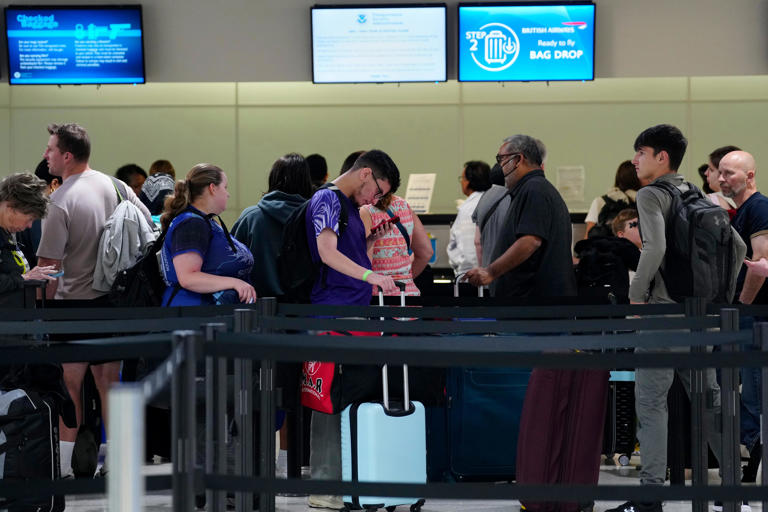 Airport delays, TSA wait times at Newark, LaGuardia, JFK today