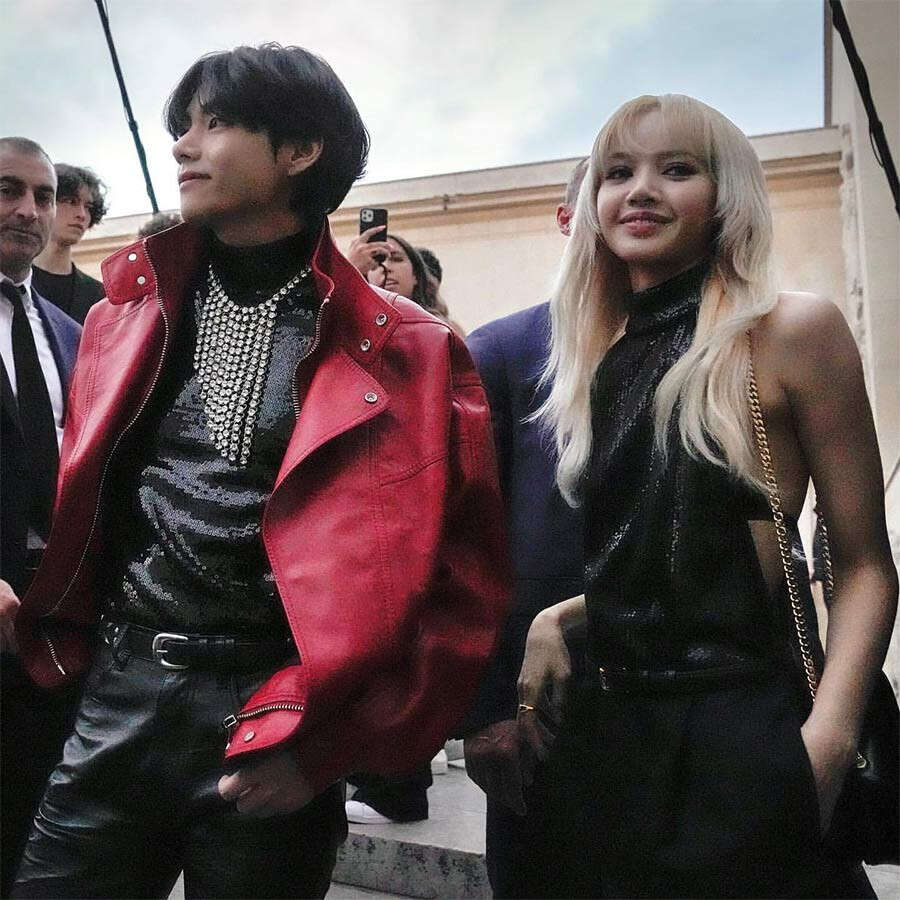 VIRAL: Fans Can't Keep Calm As BTS' V and BLACKPINK's LISA Pose for a ...