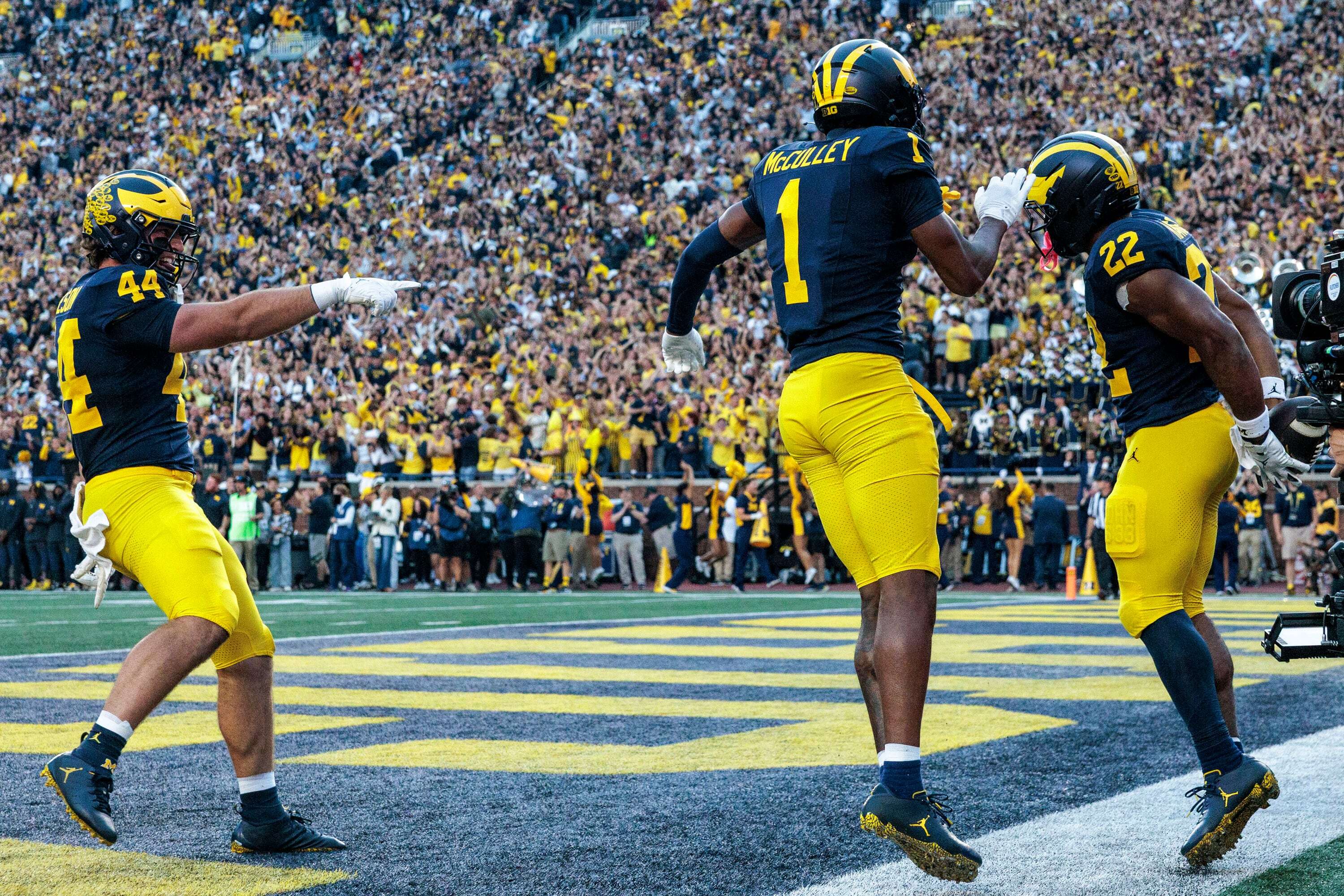Michigan vs Oklahoma: A battle of rebuilds and which offense puts up ...