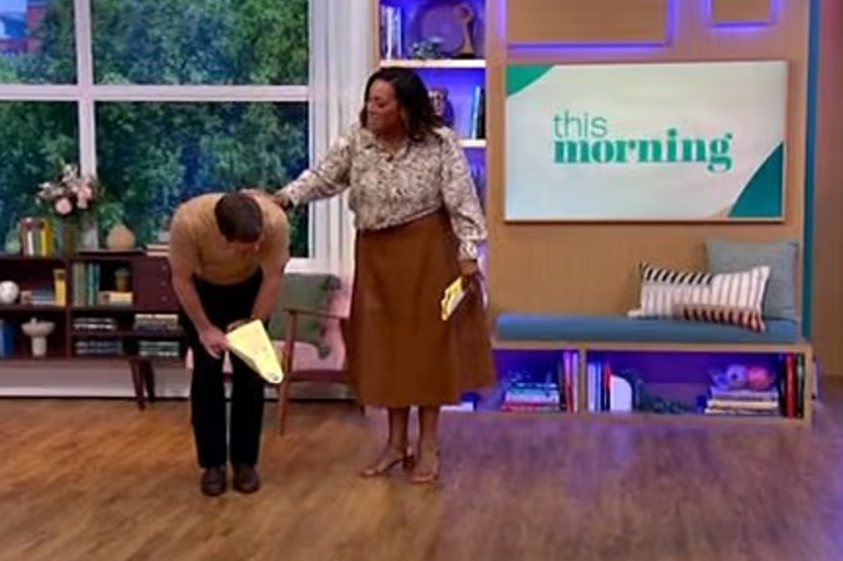 This Morning’s Dermot O’Leary yells in pain after accident live on air