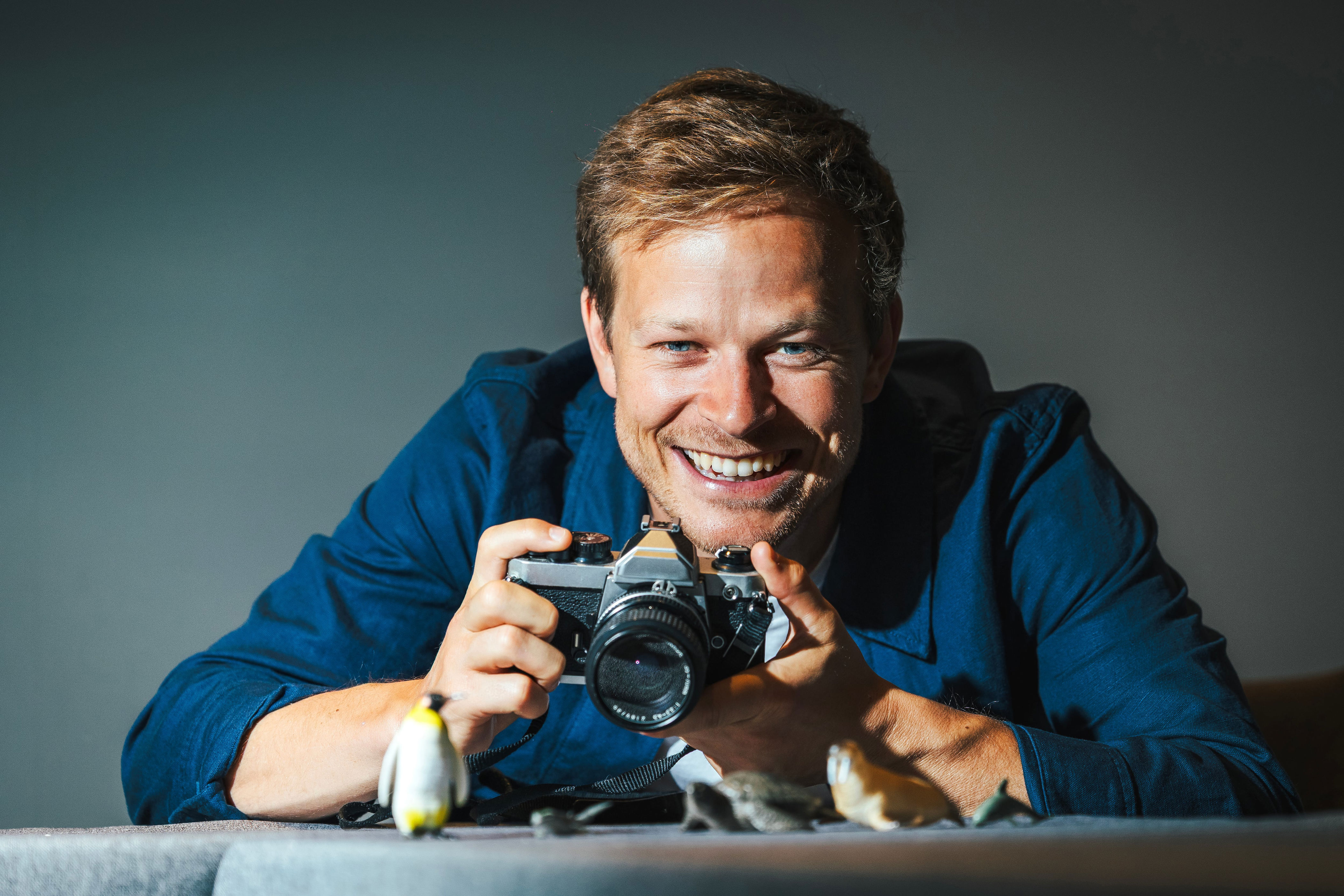 British filmmaker bertie gregory captures seoul's urban wildlife