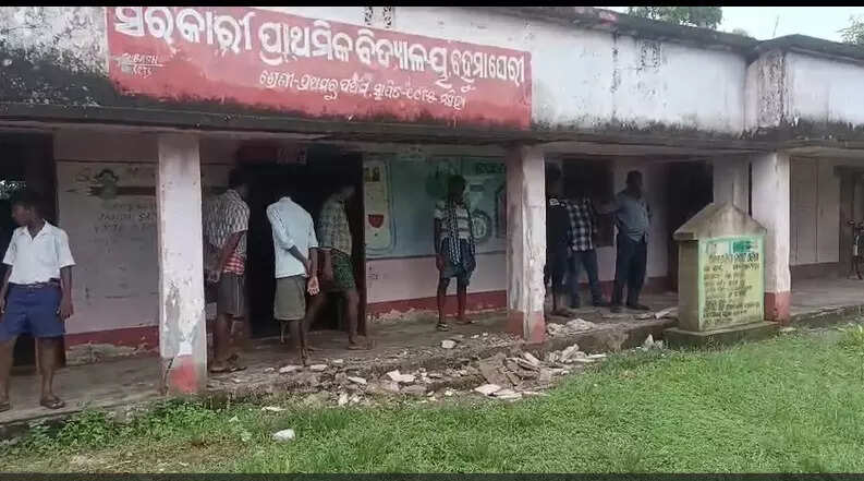3 students injured as plaster falls at primary school in Bhadrak