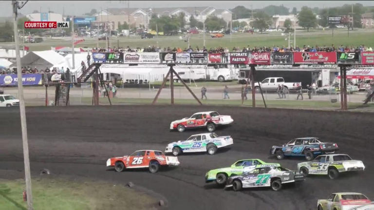 Super Bowl of dirt track racing thrills thousands in Boone