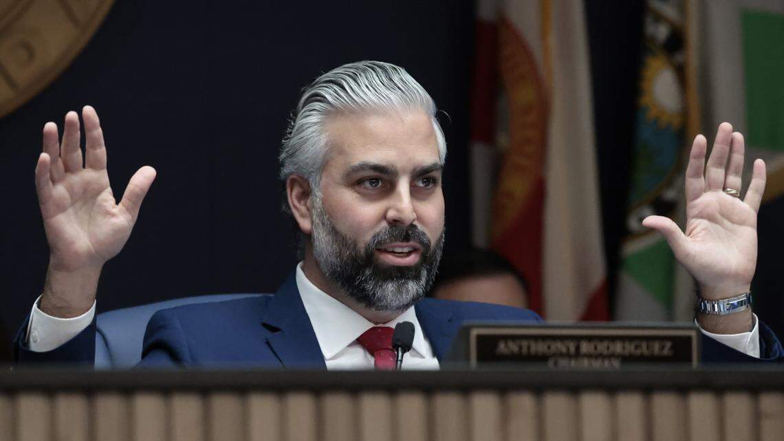 After 11 hours, Miami-Dade mayor's budget advances. A retreat on gas ...