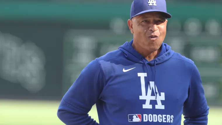 Los Angeles Dodgers fans want Dave Roberts fired after latest series ...