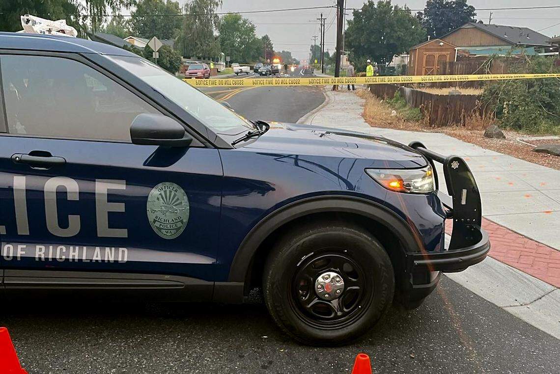 2 thrown from car, critically hurt in suspected DUI roundabout crash