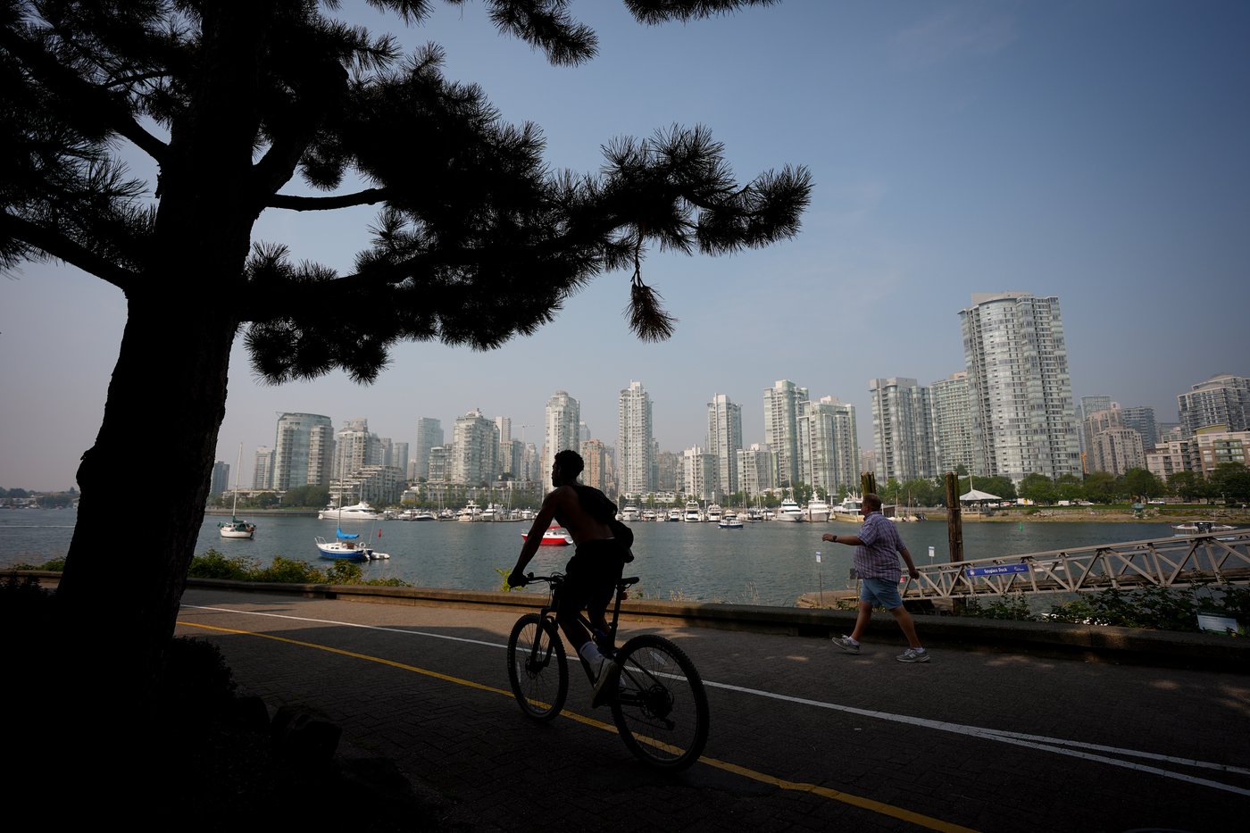 Environment Canada expands air alerts as wildfire smoke spreads over B.C.