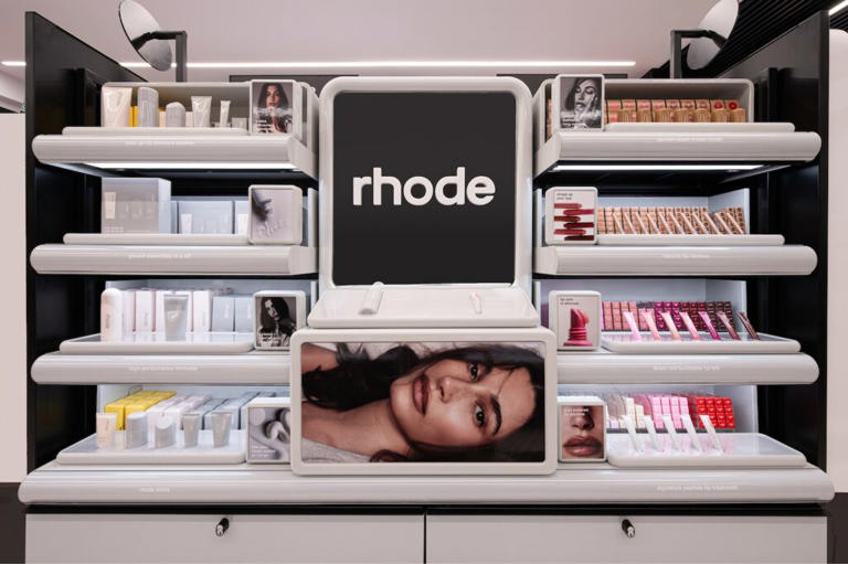 Rhode est officiellement disponible chez Sephora