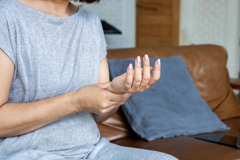 Experts highlight lesser-known physical sign of dementia