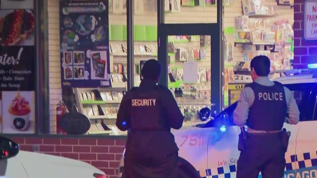 3 Chicago GameStop stores targeted by smash-and-grab burglars in last week