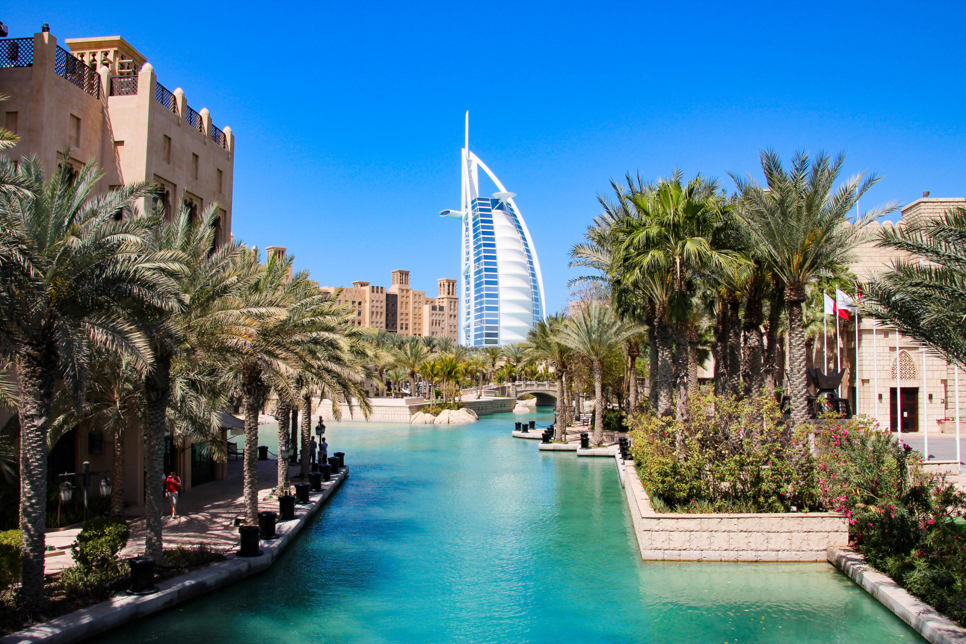 Top luxury travel experiences around the world