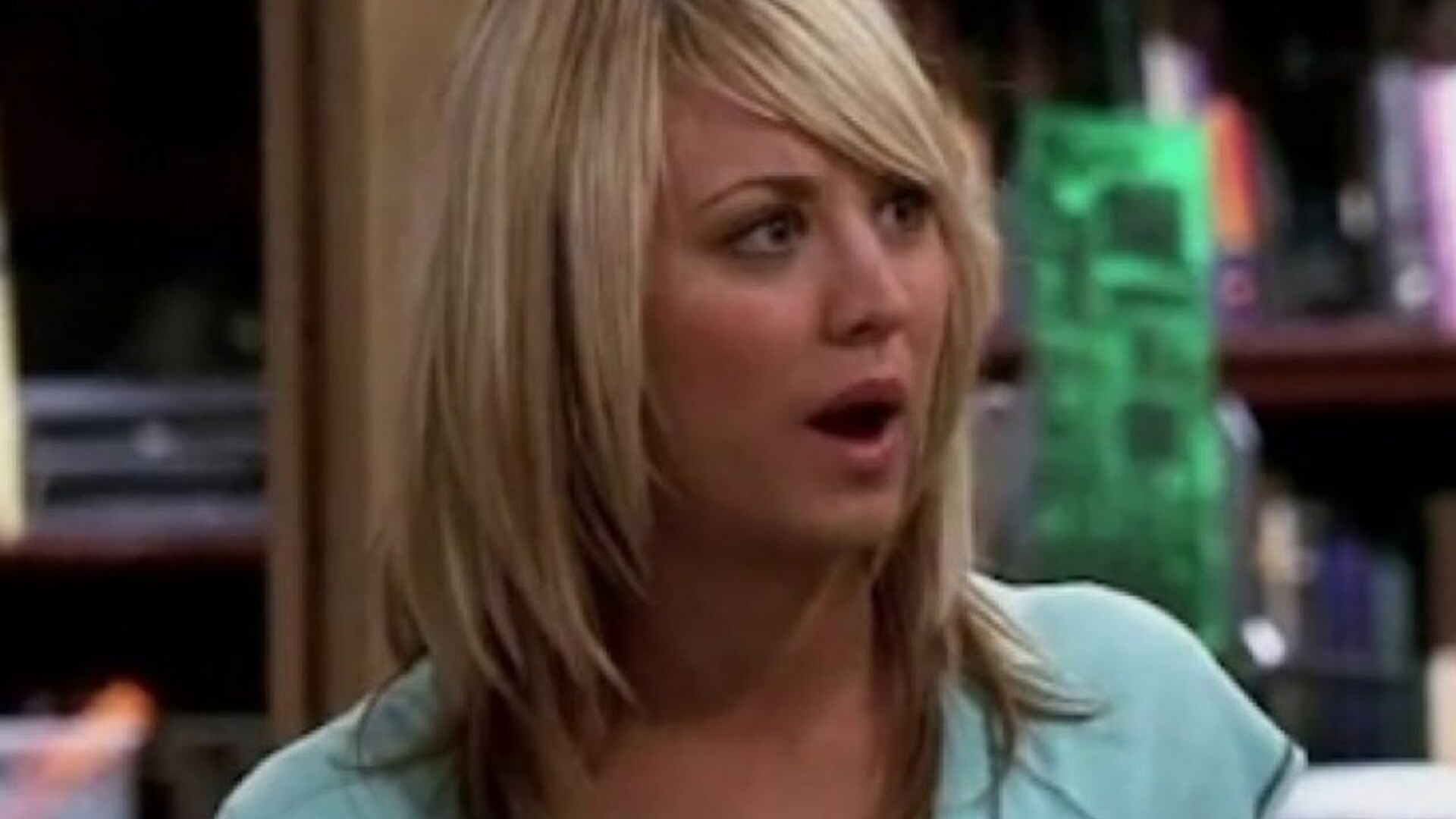 Things you never noticed in the pilot of The Big Bang Theory