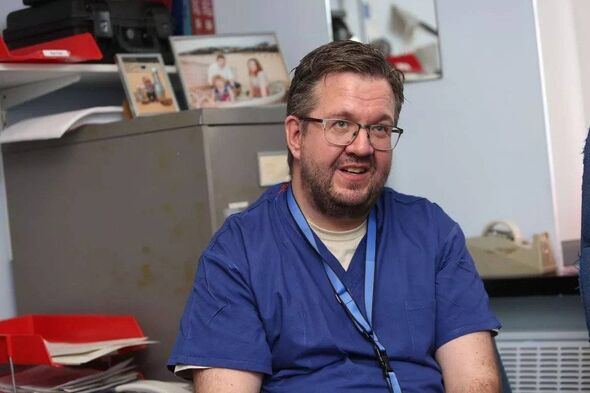 Doctor who amputated his own legs as part of perverse fantasy jailed ...