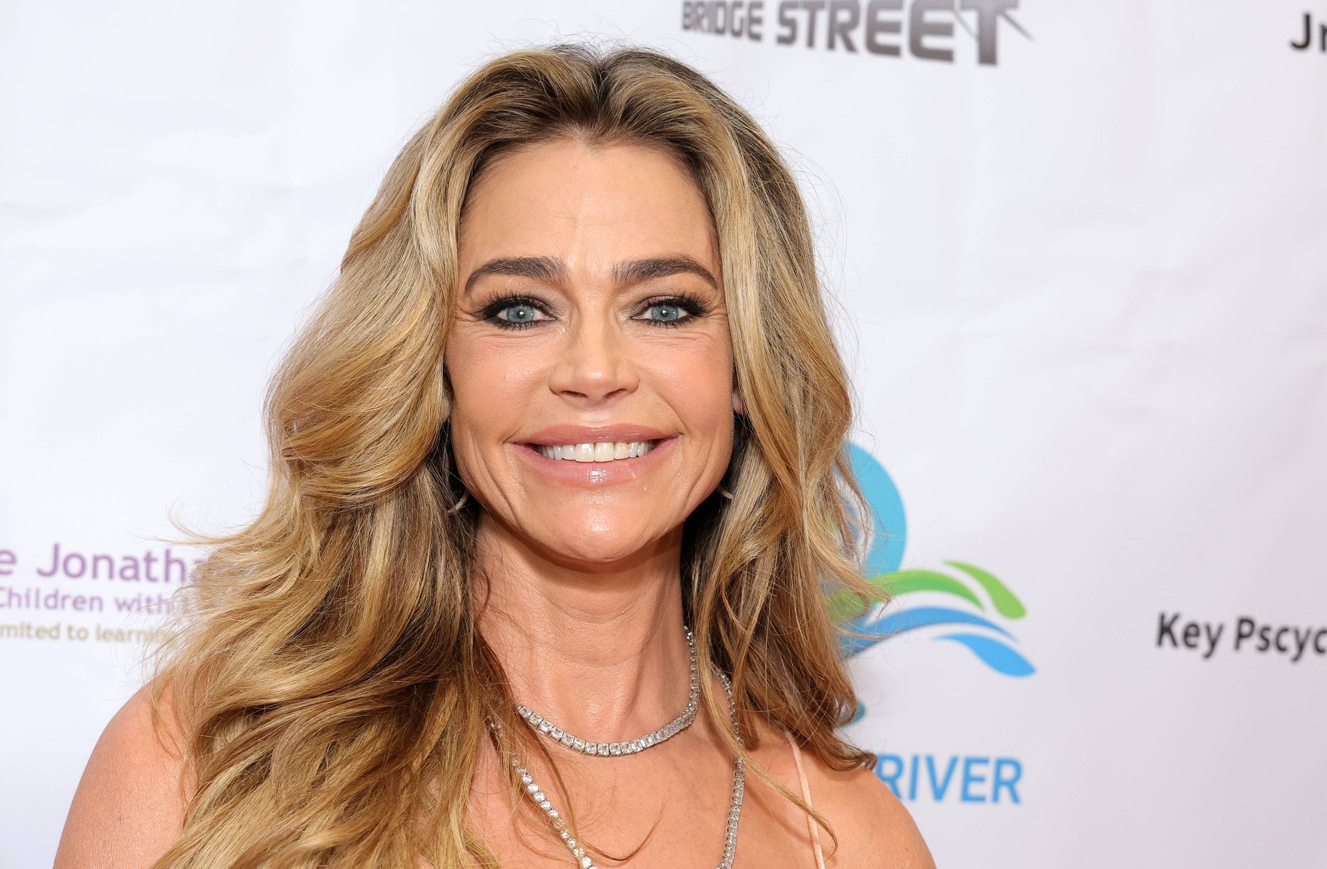 Vom Bond-Girl zur Reality-Queen: So sah Denise Richards früher aus