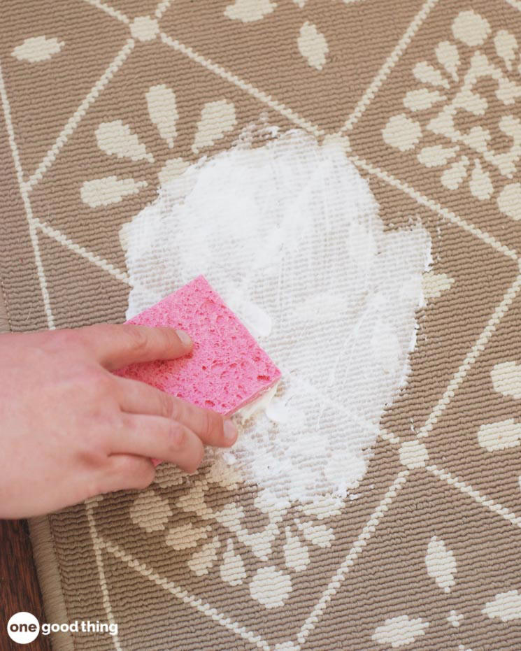 12 uses for shaving cream that seem weird, but totally work