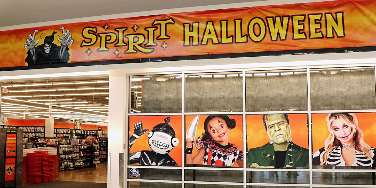 Attention "Squid Game" Fans: Spirit Halloween's Viral 10-Foot Decor ...