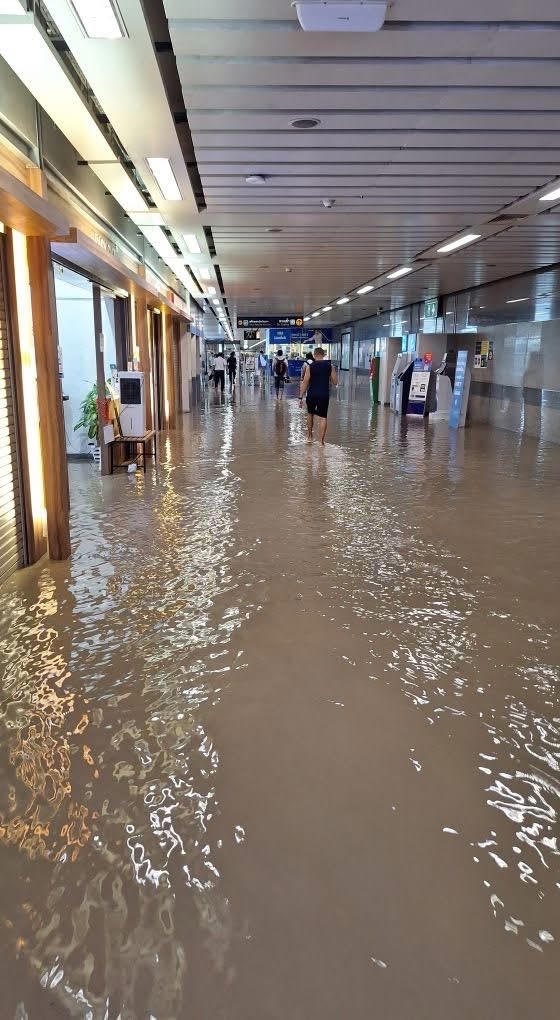 BEM แจงเหตุน้ำท่วมMRTศูนย์วัฒนธรรม-จนท.เร่งแก้ไข