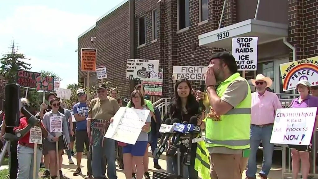 Protesters gather outside ICE facility in Broadview, Illinois