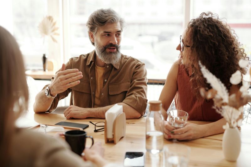 15 Gaslighting Tactics Friends Use (That Feel Like Support at First)
