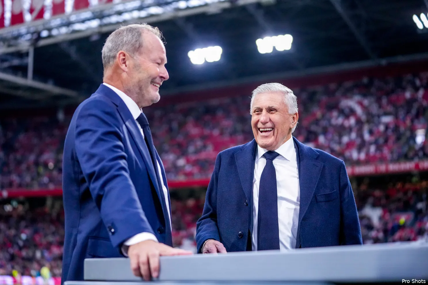 Swart 75 jaar lid van Ajax: 'Jezus, Sjaak, wat waren dat een mooie jaren'