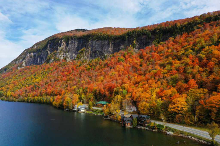 Fall foliage tracker: Map of conditions in Vermont, across New England