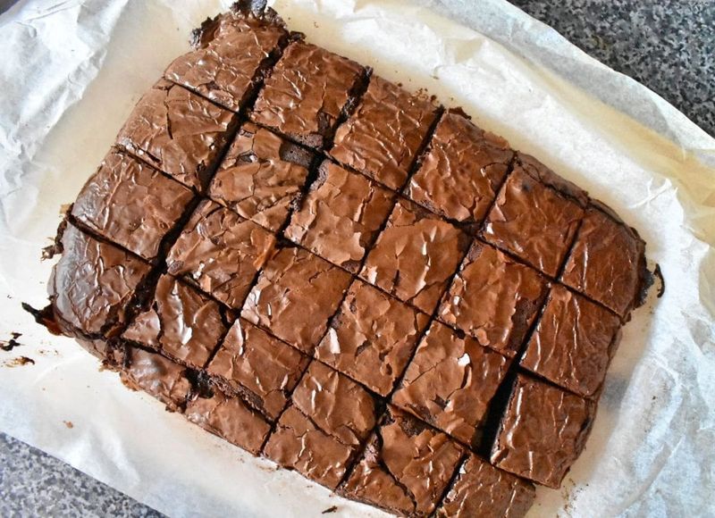 10 Easy One-Tin Desserts That Taste Amazing