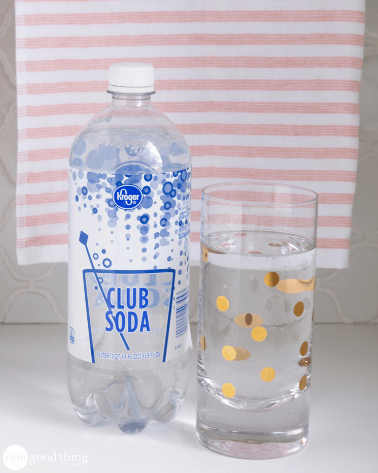 10 Club Soda Tips That Prove It's As Useful As Ever