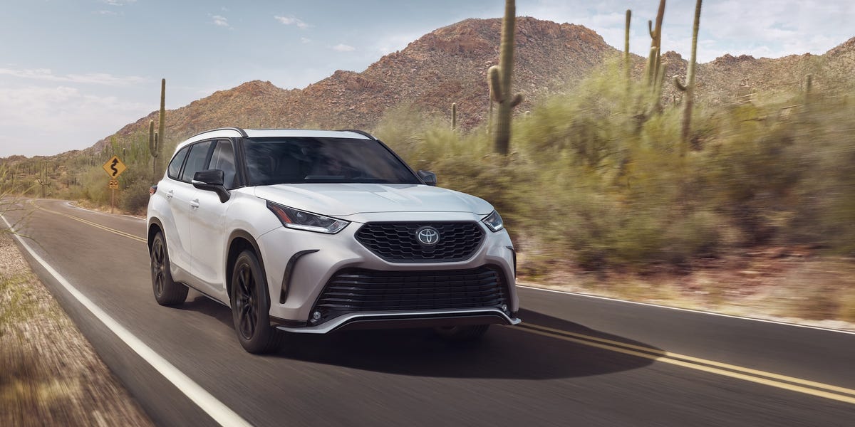 Toyota Axes the Highlander's FWD Trims and Base Model, and the Starting ...