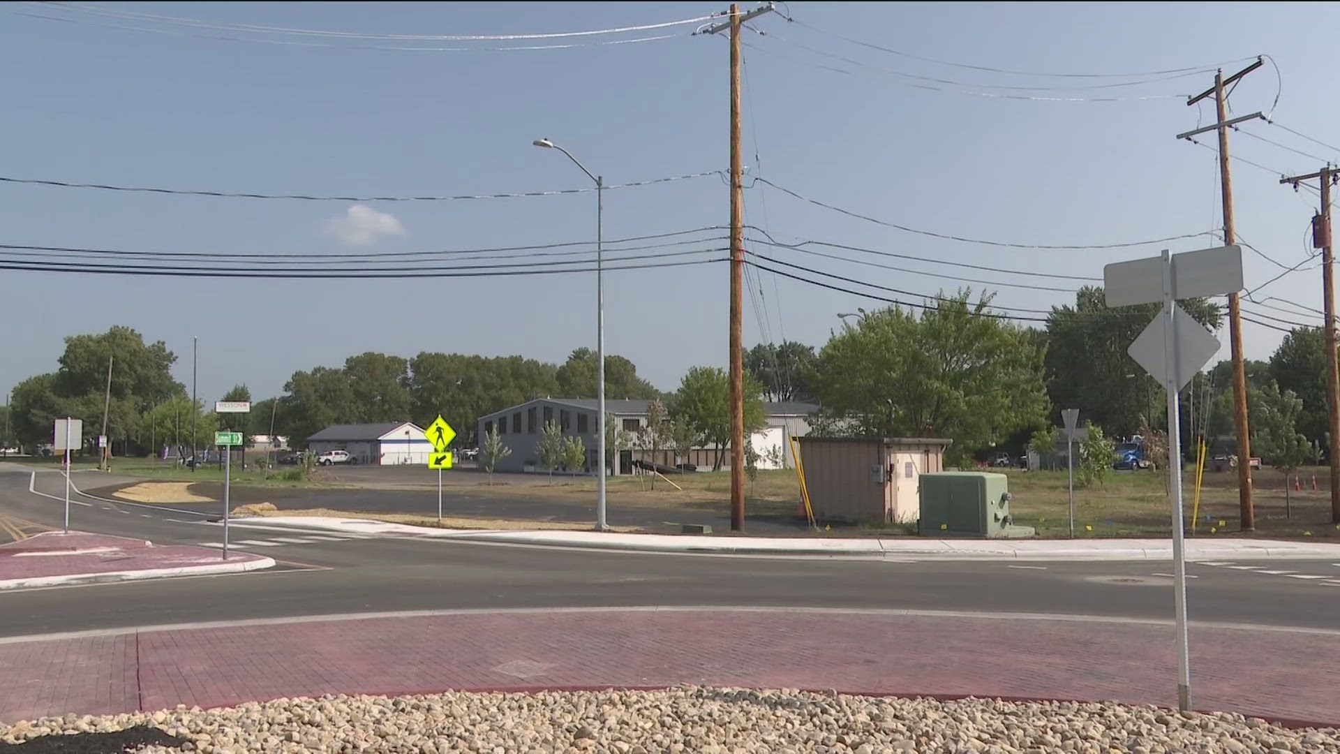 Point Place restaurant pleased to see Summit and Shoreland roundabout open