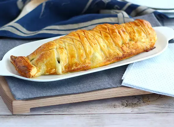 Poisson en croûte feuilletée aux épinards et fromage mozzarella