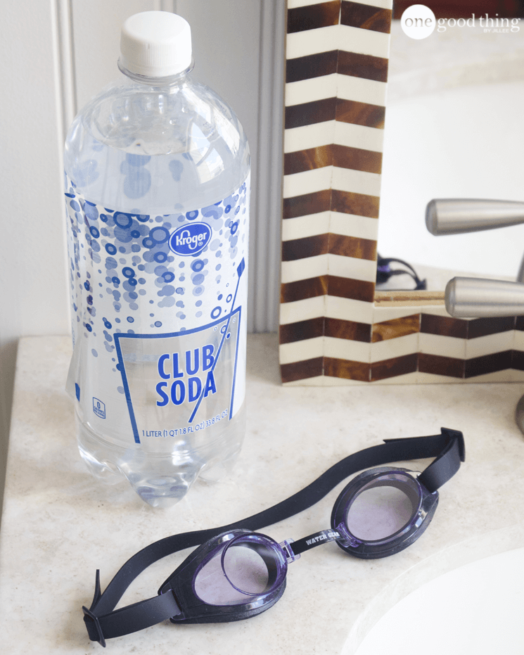 10 Club Soda Tips That Prove It's As Useful As Ever