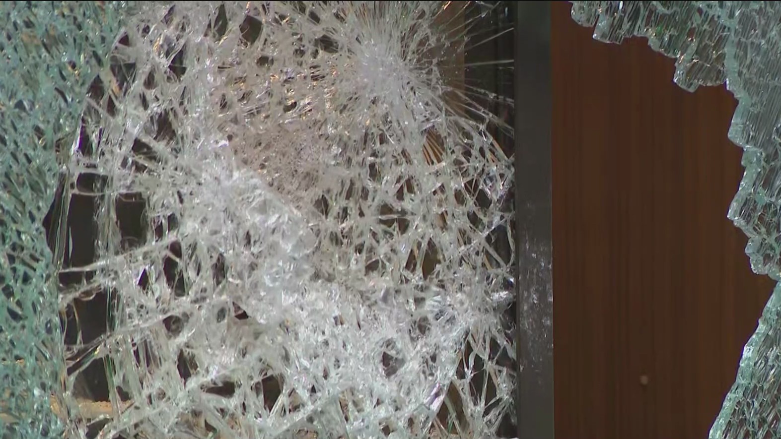 Burglary and gunfire reported at Magnificent Mile Rolex store