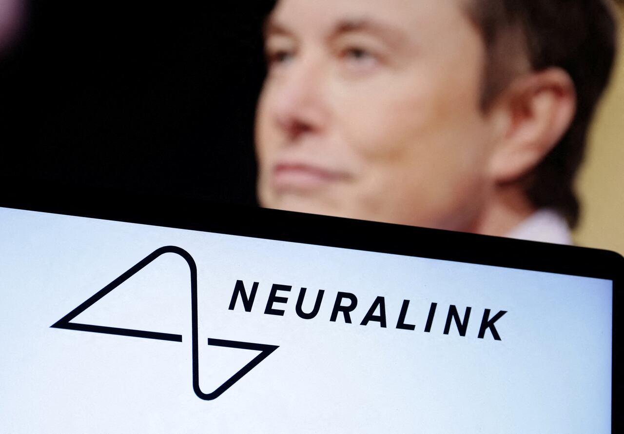 Elon Musk's Neuralink brain chip implanted into 2 quadriplegic Canadian ...