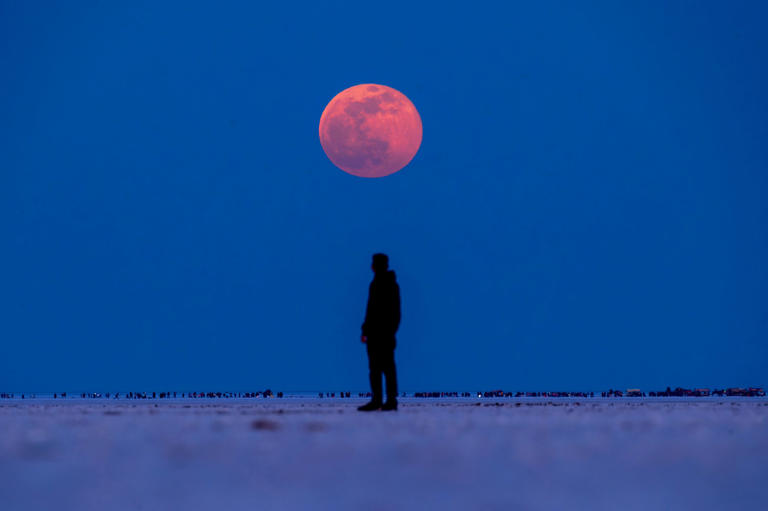 How to See the ‘Blood Moon’ Total Lunar Eclipse This Weekend
