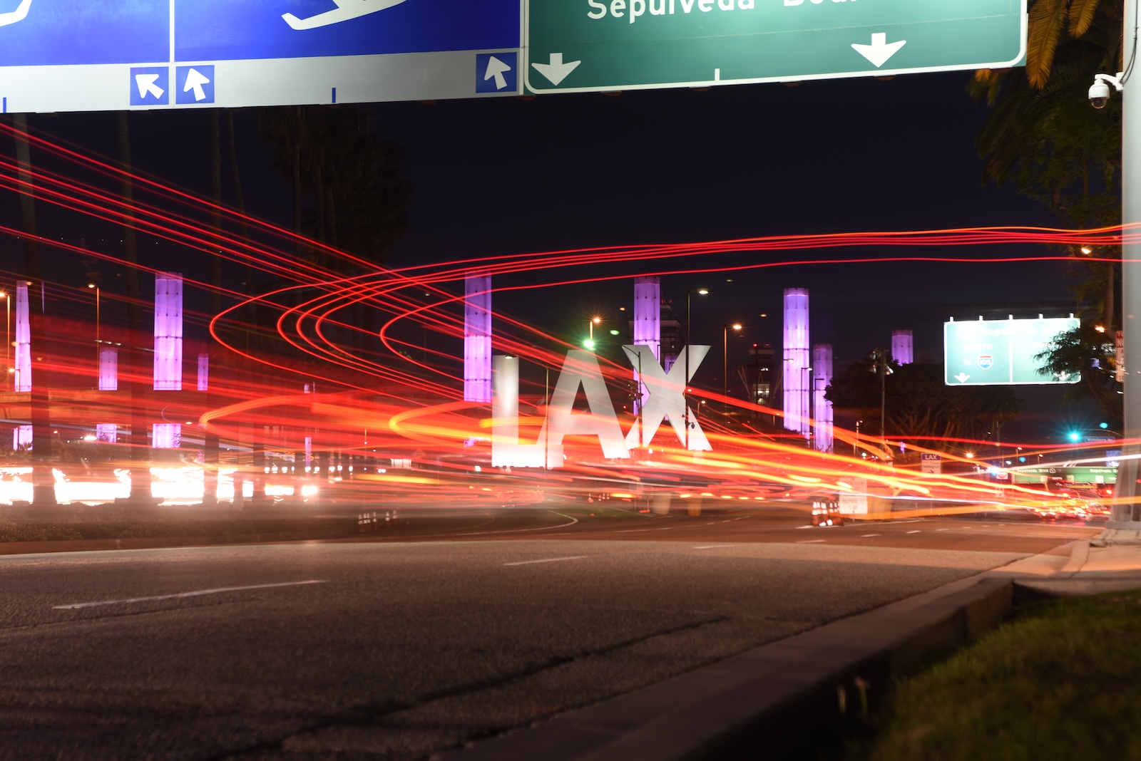 LAX's Iconic Sign Comes Down