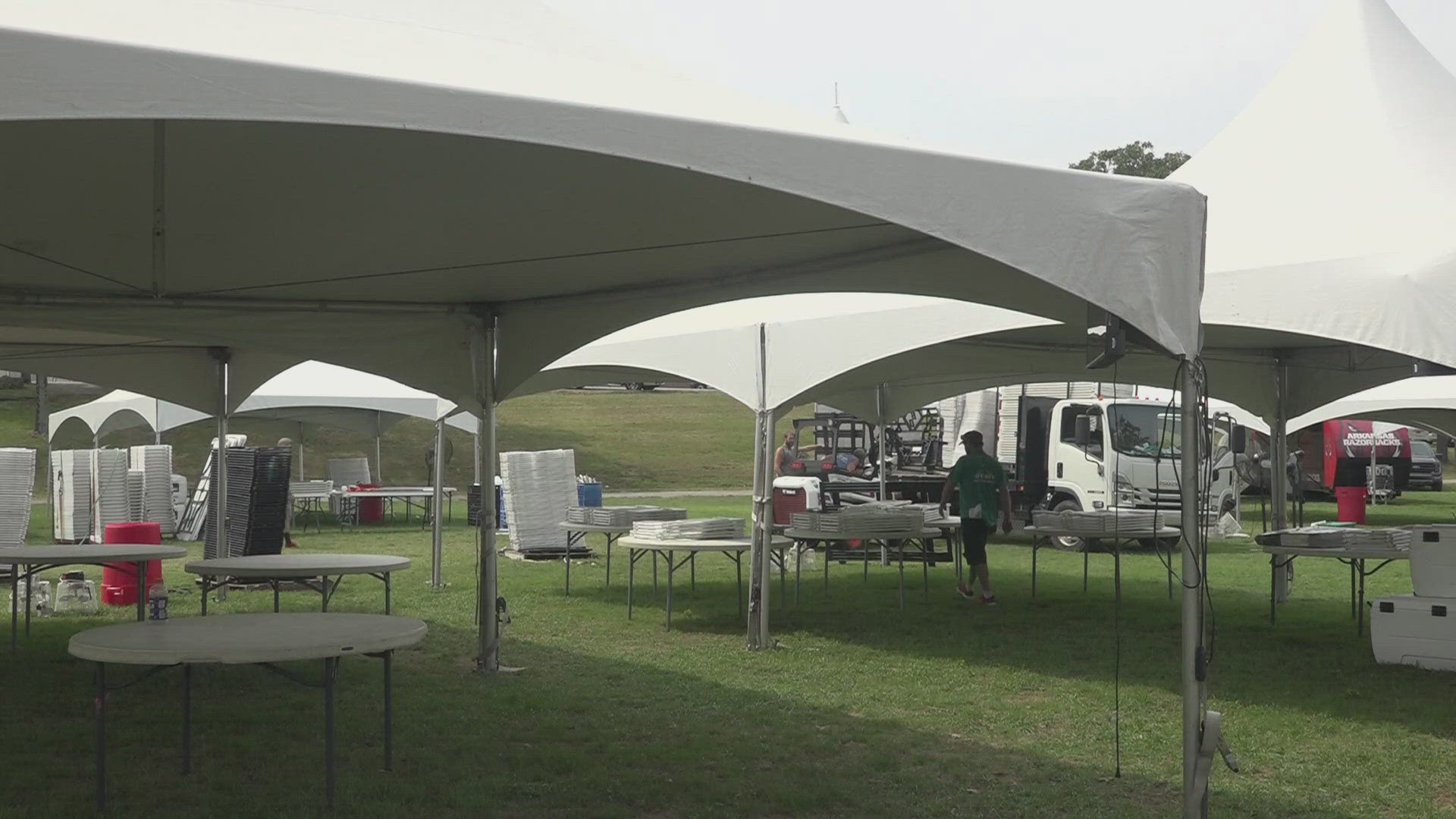 Tailgate prep work underway for Hogs vs Red Wolves game at War Memorial