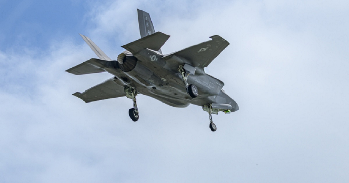 Pentagon Deploys Stealth Fighter Jets to Puerto Rico as War on Cartel ...