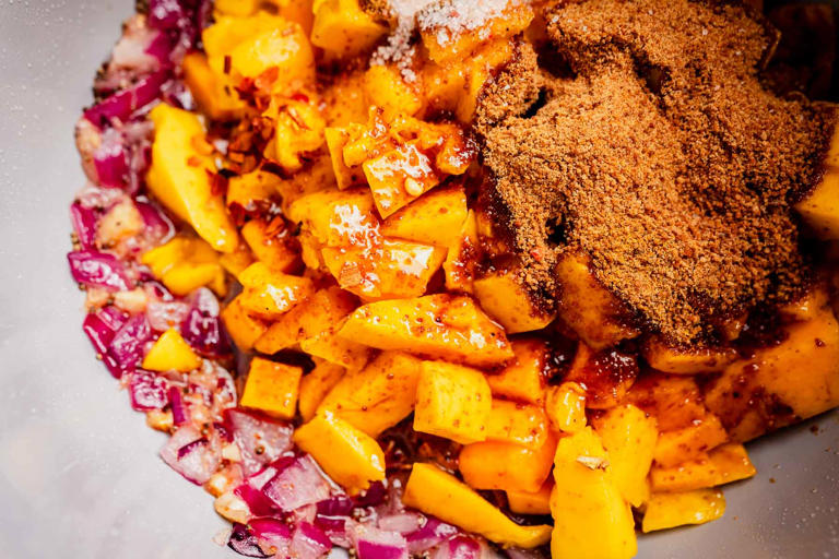 Easy and Delicious Homemade Mango Chutney