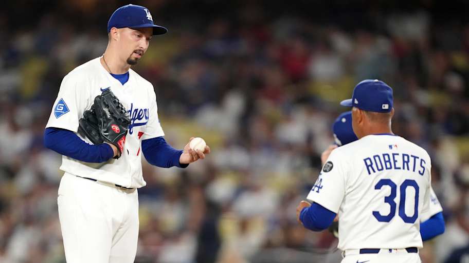MLB Insiders Question Dave Roberts' Decision in Dodgers' Loss to Pirates