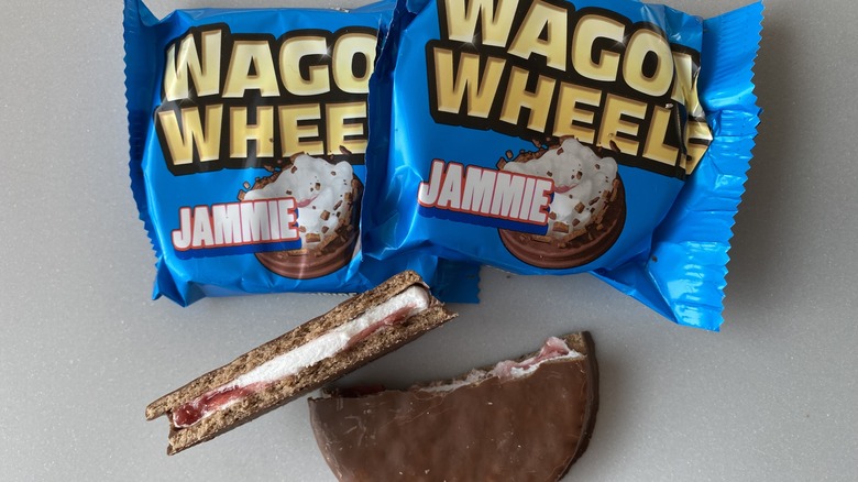 18 Popular British Biscuits, Ranked