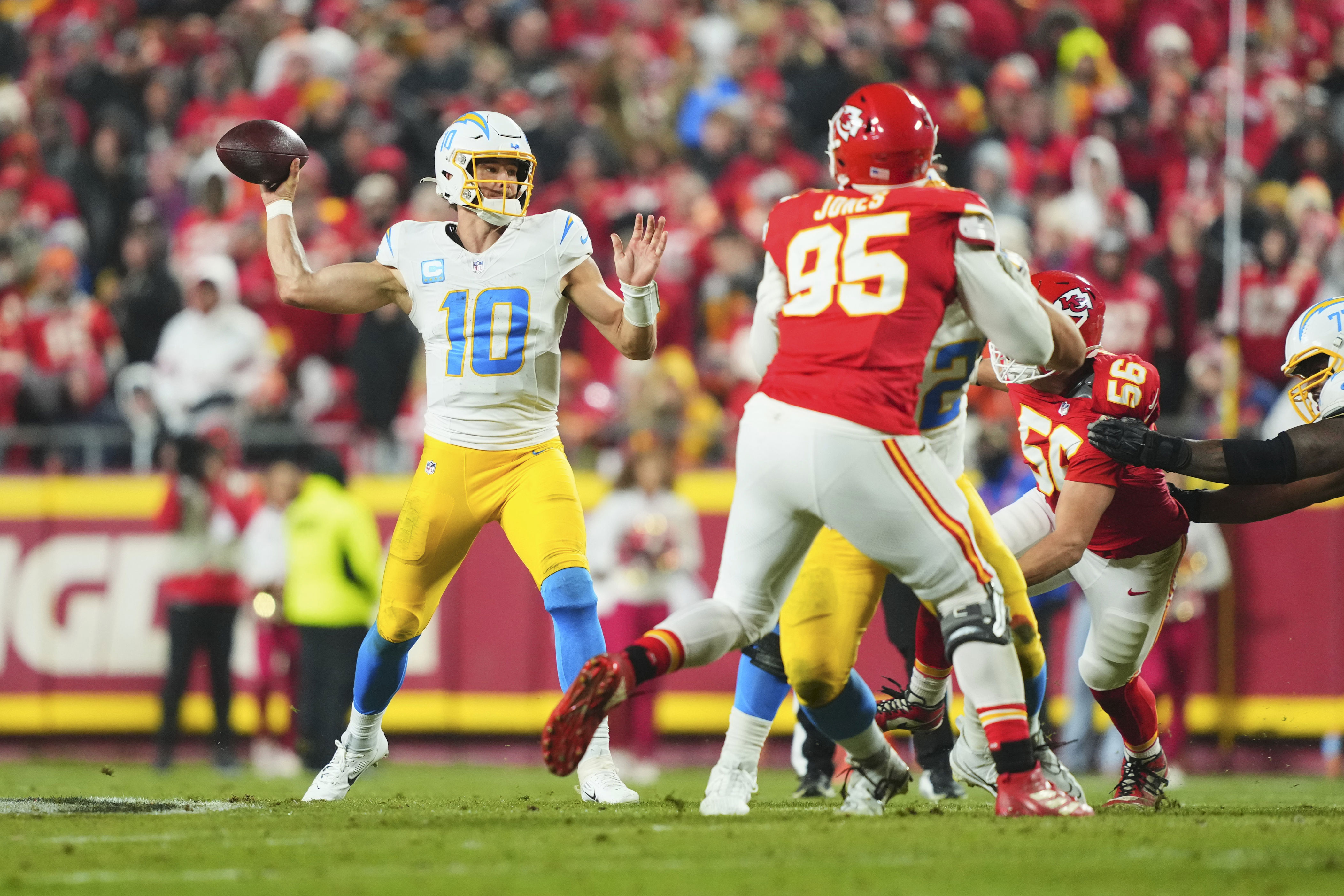 Friday Night Football – Chargers vs. Chiefs: How to watch, game time ...