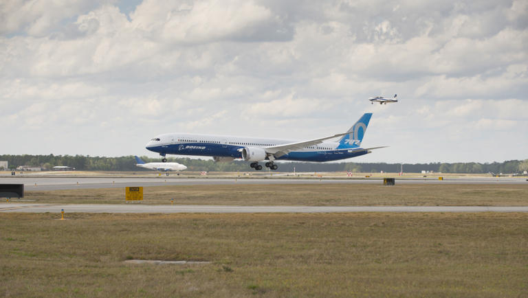 Alaska Airlines Wants To Fly The Largest Boeing 787 Variant